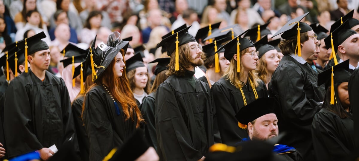 Undergraduate Students Regalia | Commencement | Michigan Tech